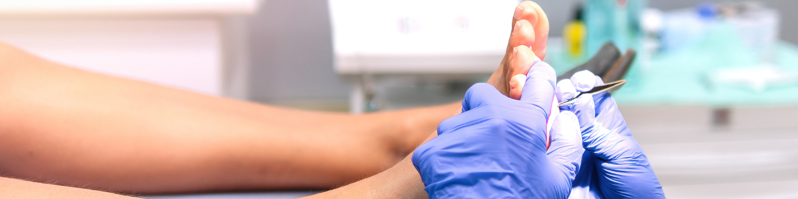 Qué es la fisioterapia en podología? | FisioClinics
